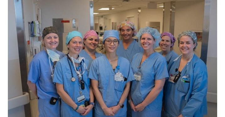 All-Female Surgical Team at Pittsburgh's Allegheny General Hospital ...