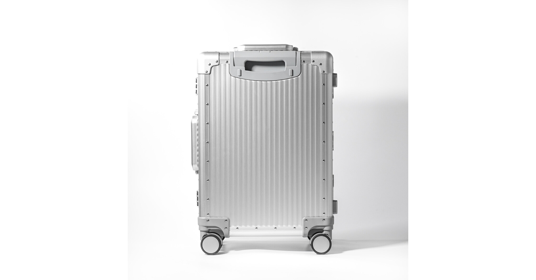 Japanese Metal Suitcase Brand OPUS Launches in the US Market