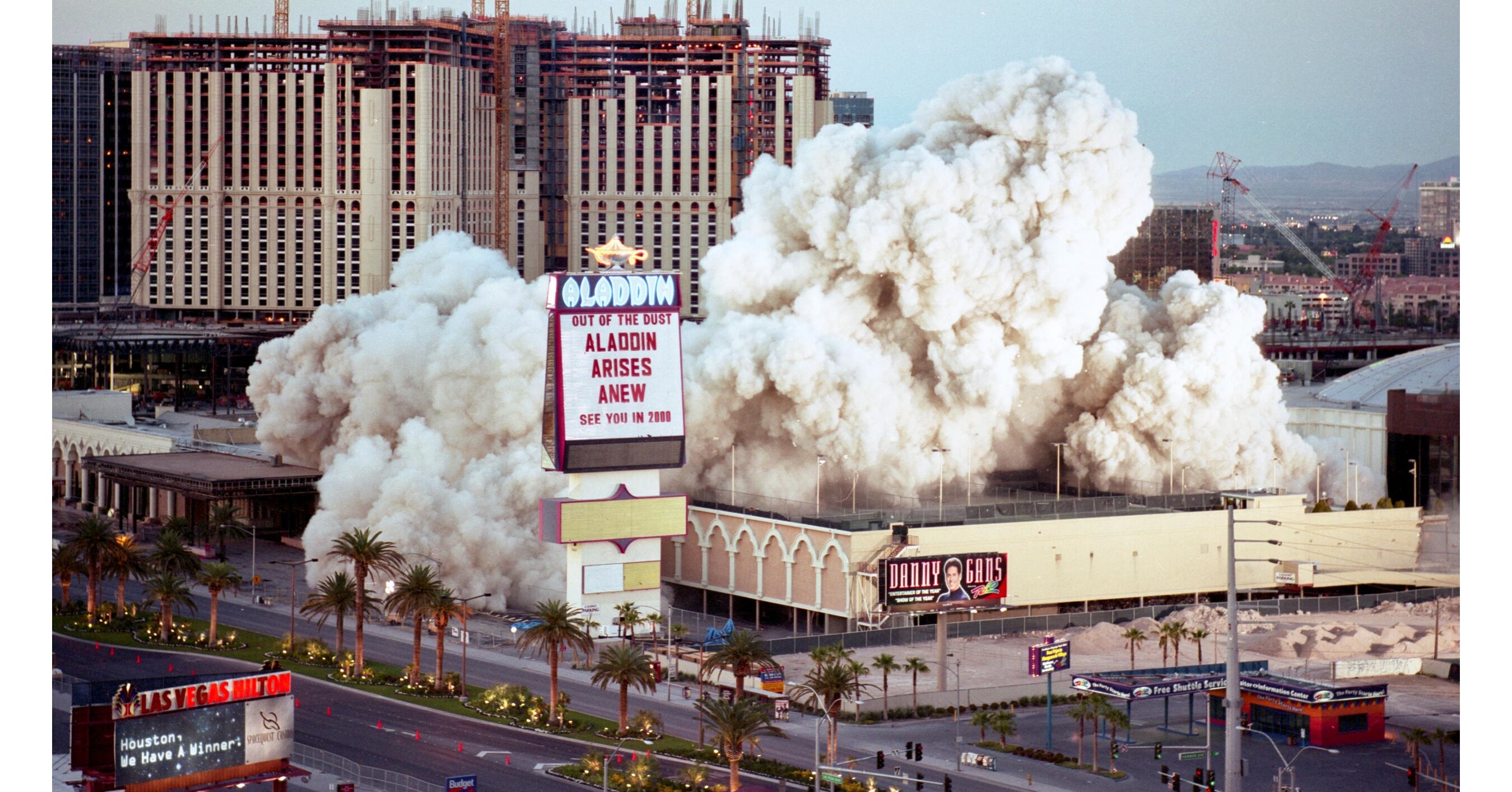 The Neon Museum's 'DUCK DUCK SHED' Forum on Las Vegas Architecture ...