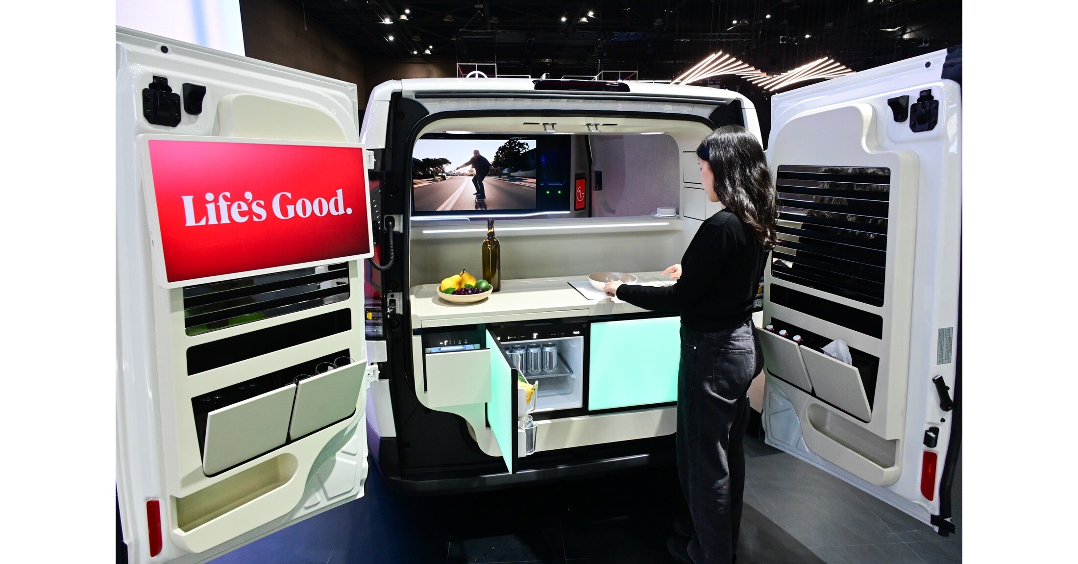 LG PARTNERS WITH KIA TO PRESENT AI-POWERED MOBILITY SPACE SOLUTIONS