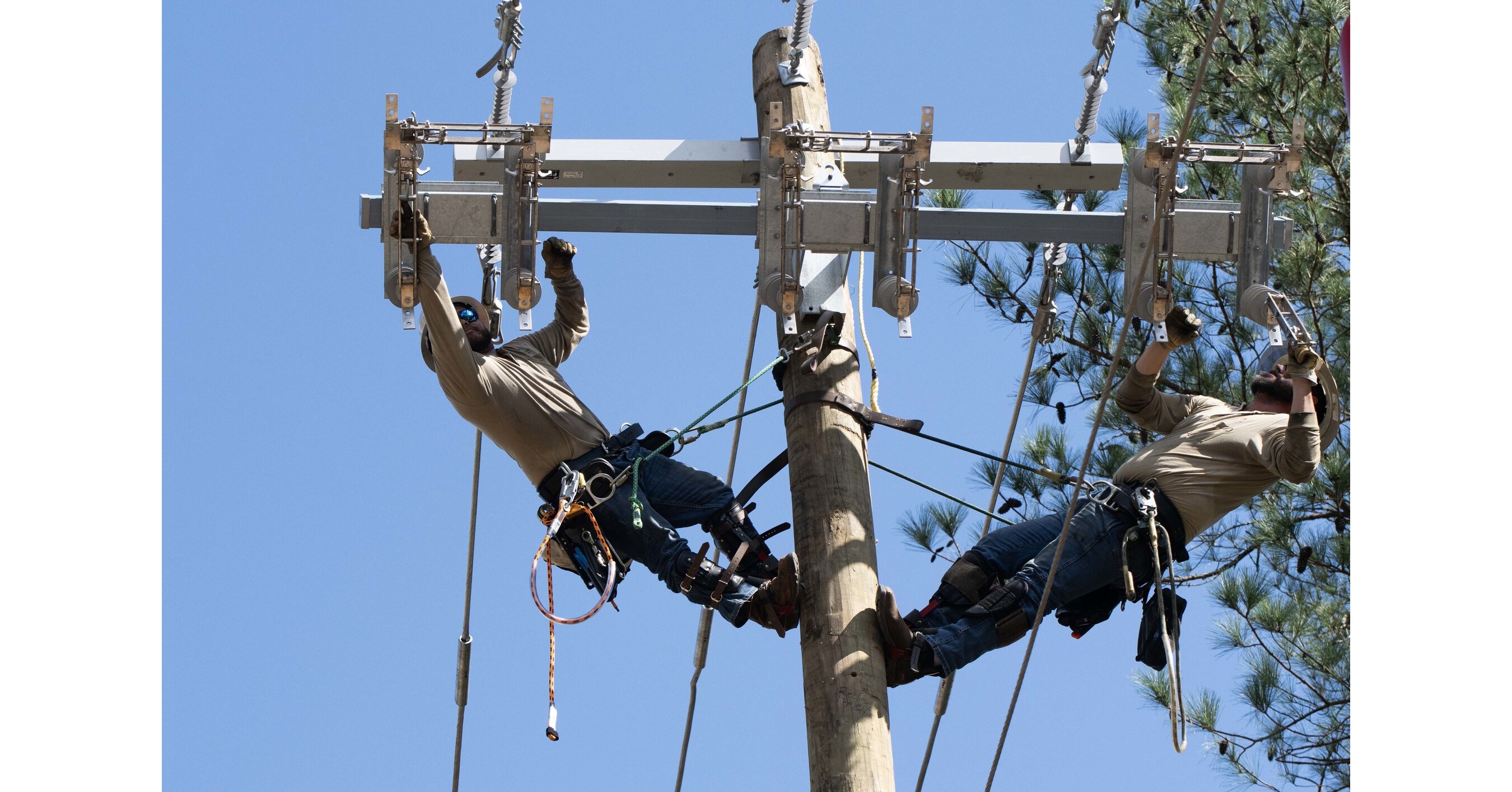 Local Georgia Power crews recognized with Emergency Response Award during Lineworker ...