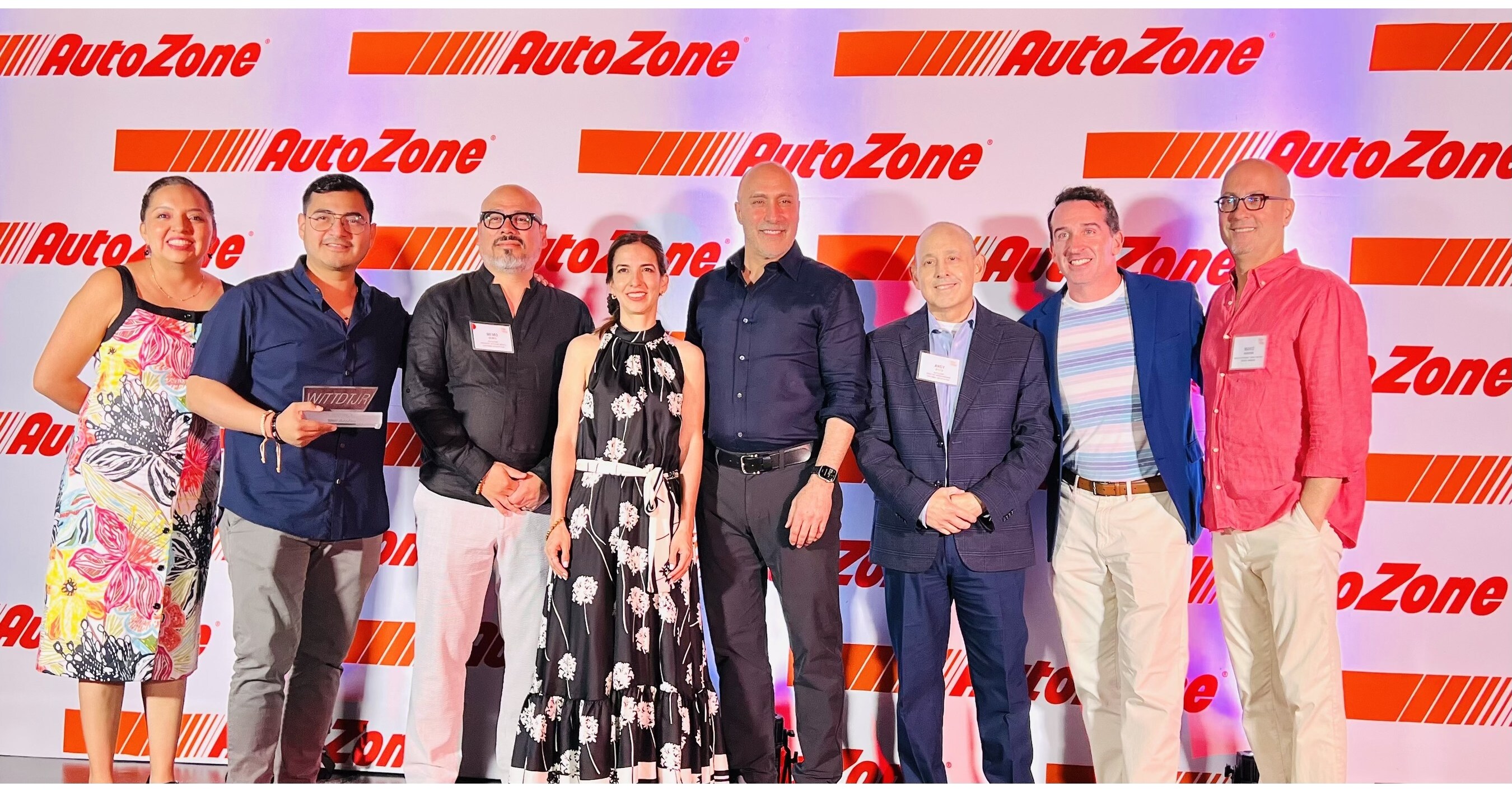 Premium Guard Inc. gana el premio de AutoZone México que honra la ...