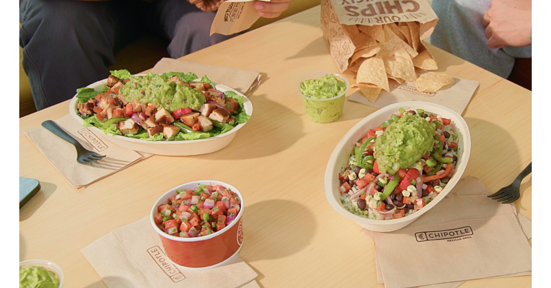 CHIPOTLE SIGNS DEVELOPMENT AGREEMENT WITH ALSEA TO OPEN RESTAURANTS IN ...