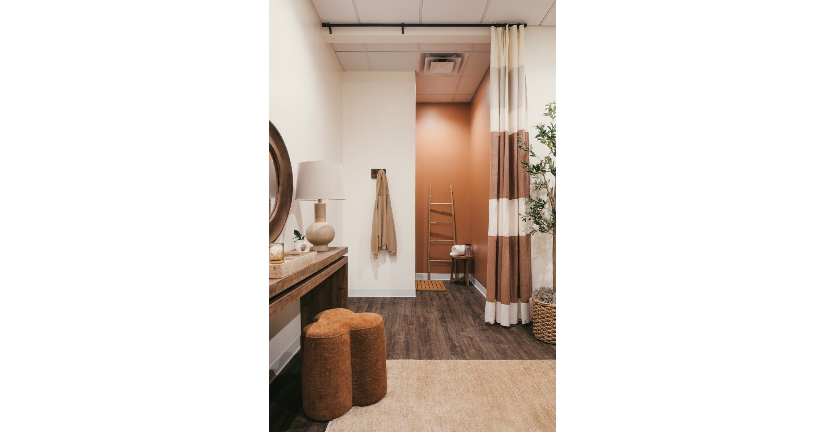 Luxury Redefined: Alma Padel Launches Chicago's Premier Resort-Style ...