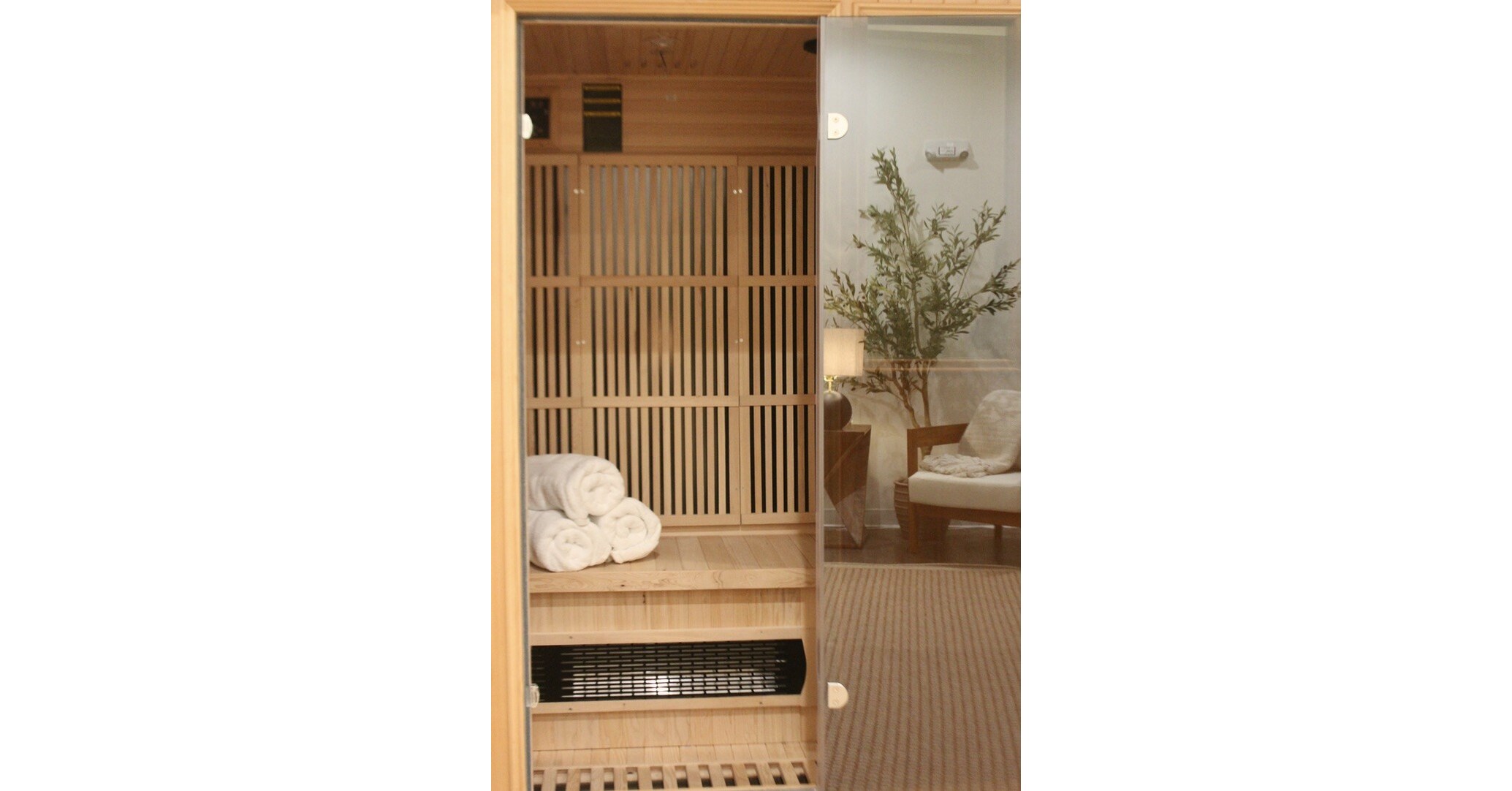 Luxury Redefined: Alma Padel Launches Chicago's Premier Resort-Style ...