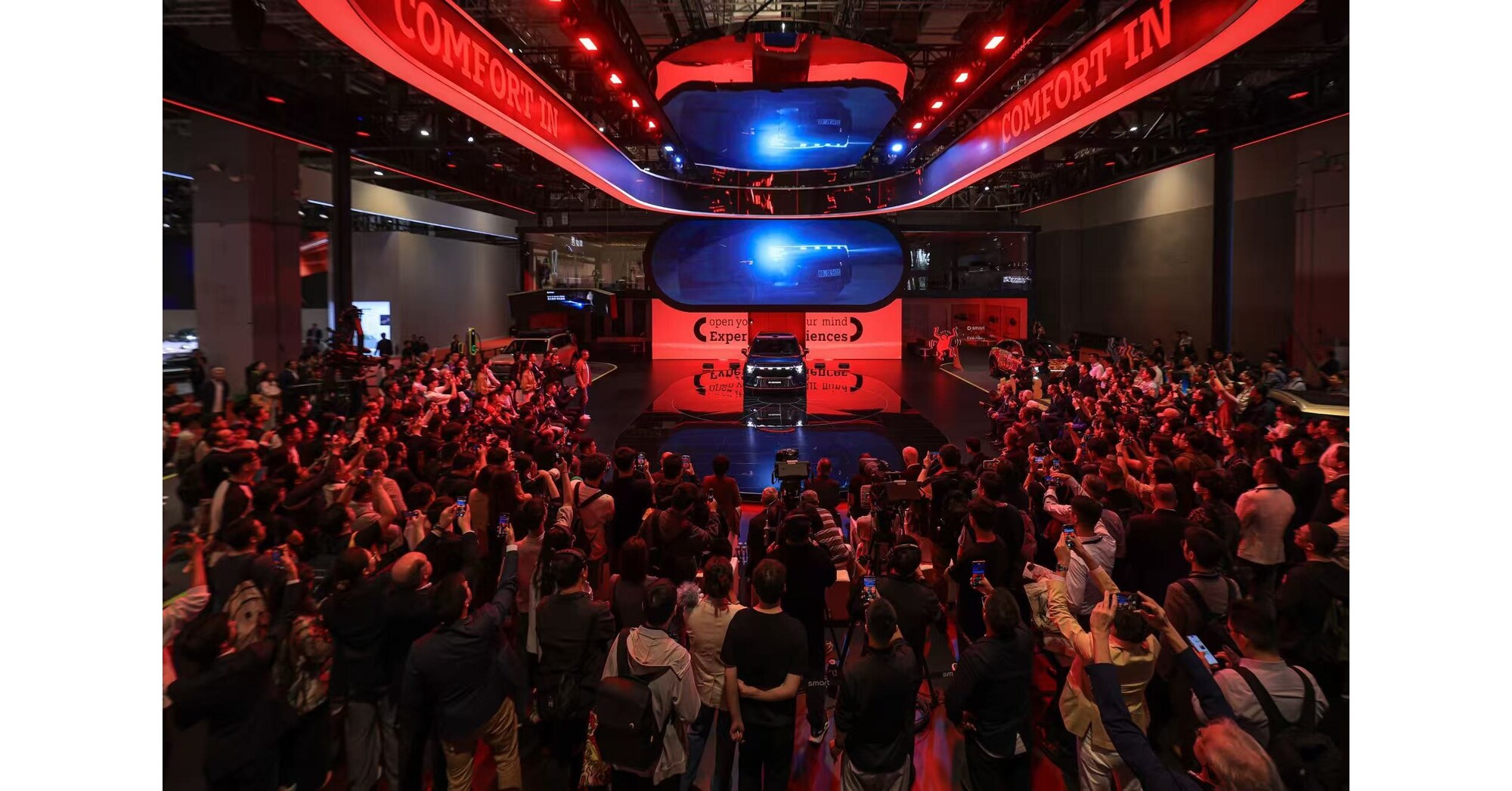 smart Debuts Its #3 Keith Haring Art Car Globally, Launches #5 BRABUS ...