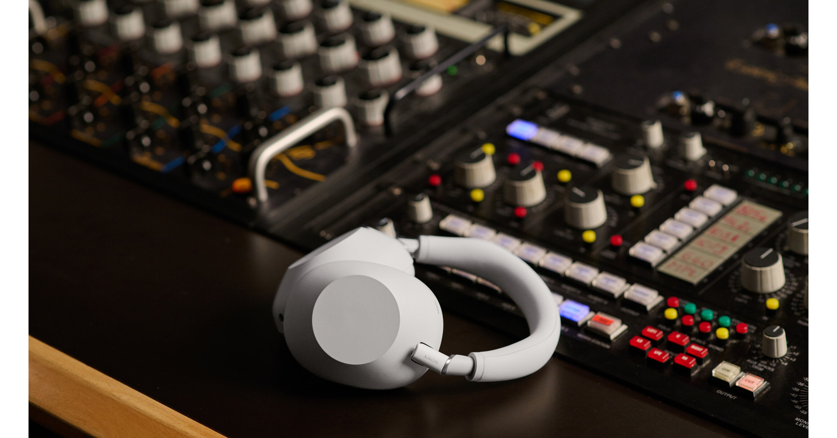 Sony Introduces the Best Noise Cancellation with the WH-1000XM6 Headphones¹