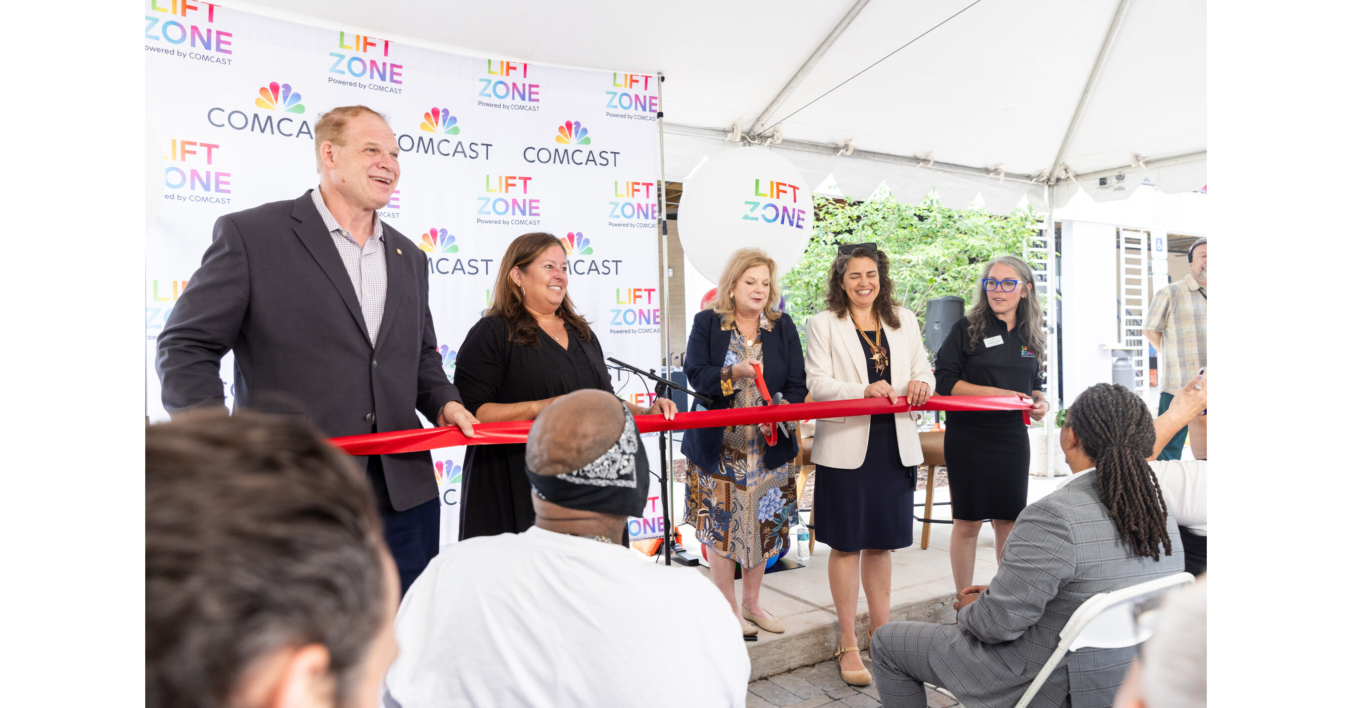 Comcast Supports Military Veterans with Laptop Giveaway and Lift Zone ...