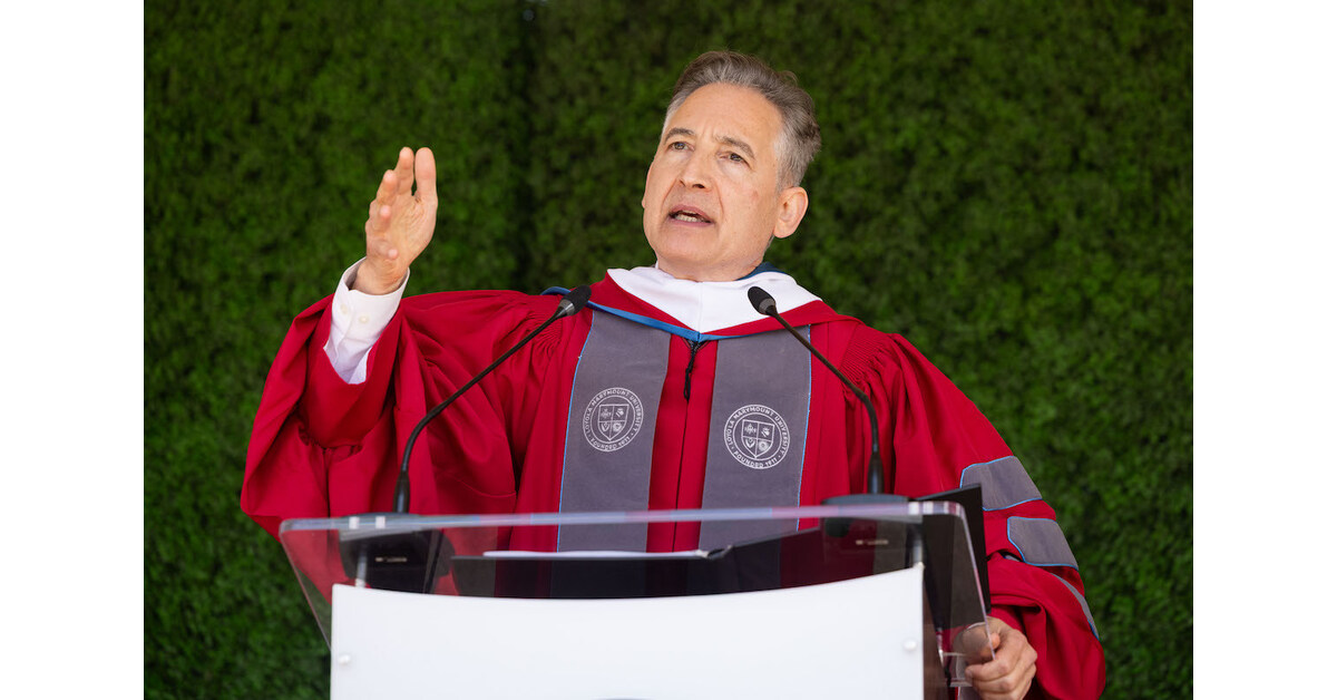 Brian Greene Tells LMU Graduates: Embrace Your Moment in the Cosmos ...