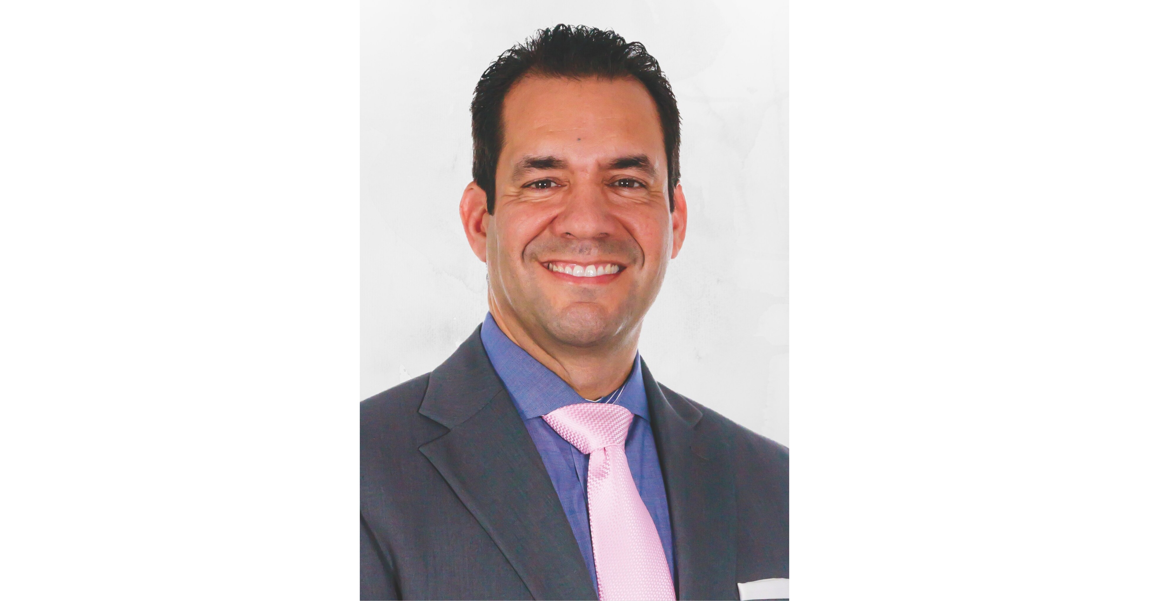 Dr. Gilberto Sustache, Jr., Opens MDVIP Family Practice in MetroWest Boston