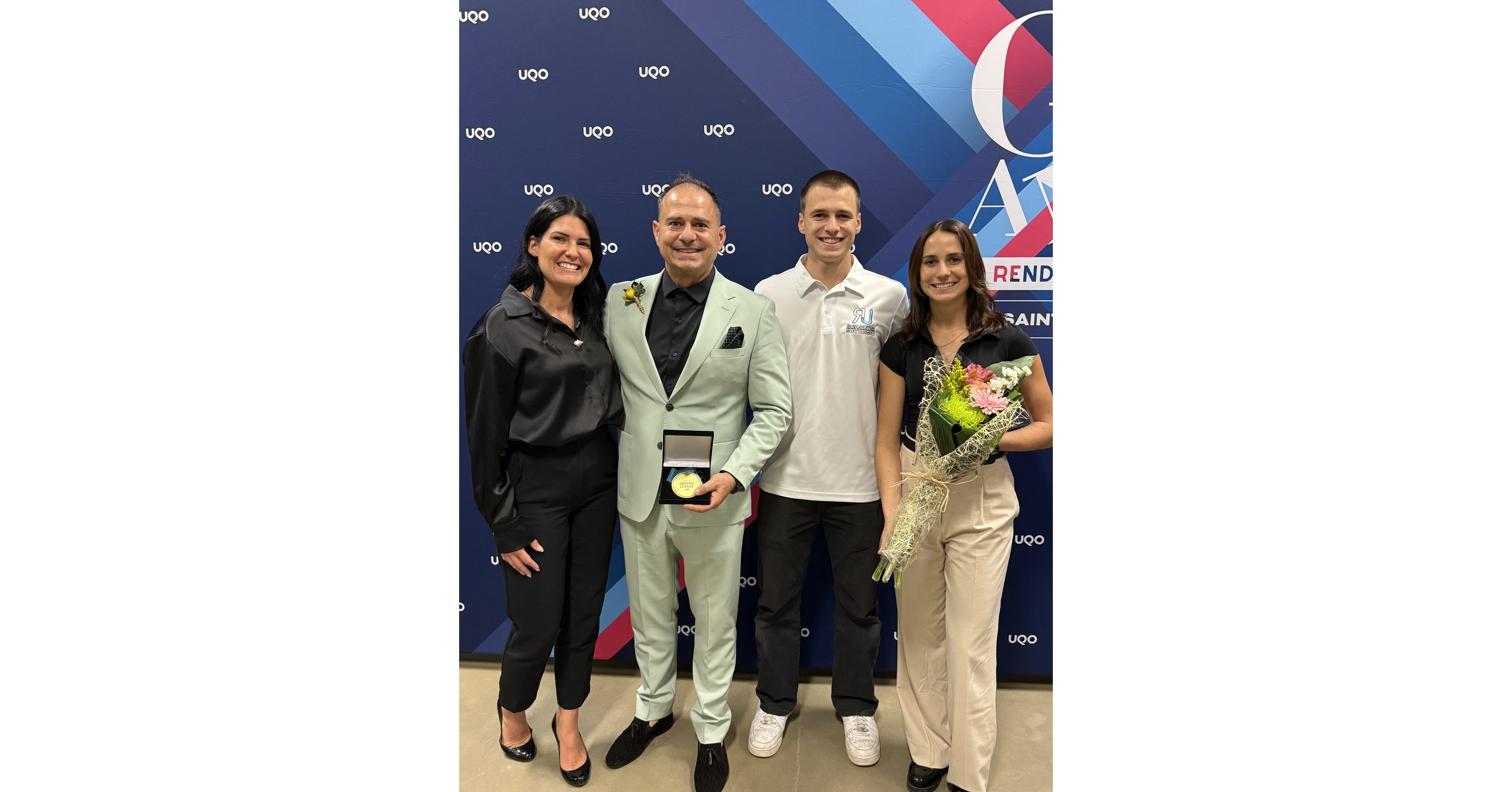 Ray Junior Courtemanche reçoit la Médaille Gérard-Lesage de l'UQO : Une ...