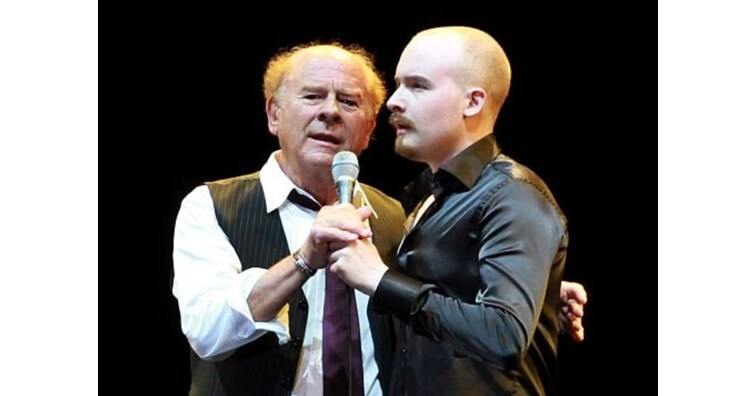 MUSIC ICON ART GARFUNKEL GIVES HISTORIC CONCERT IN TEL AVIV PERFORMING ...