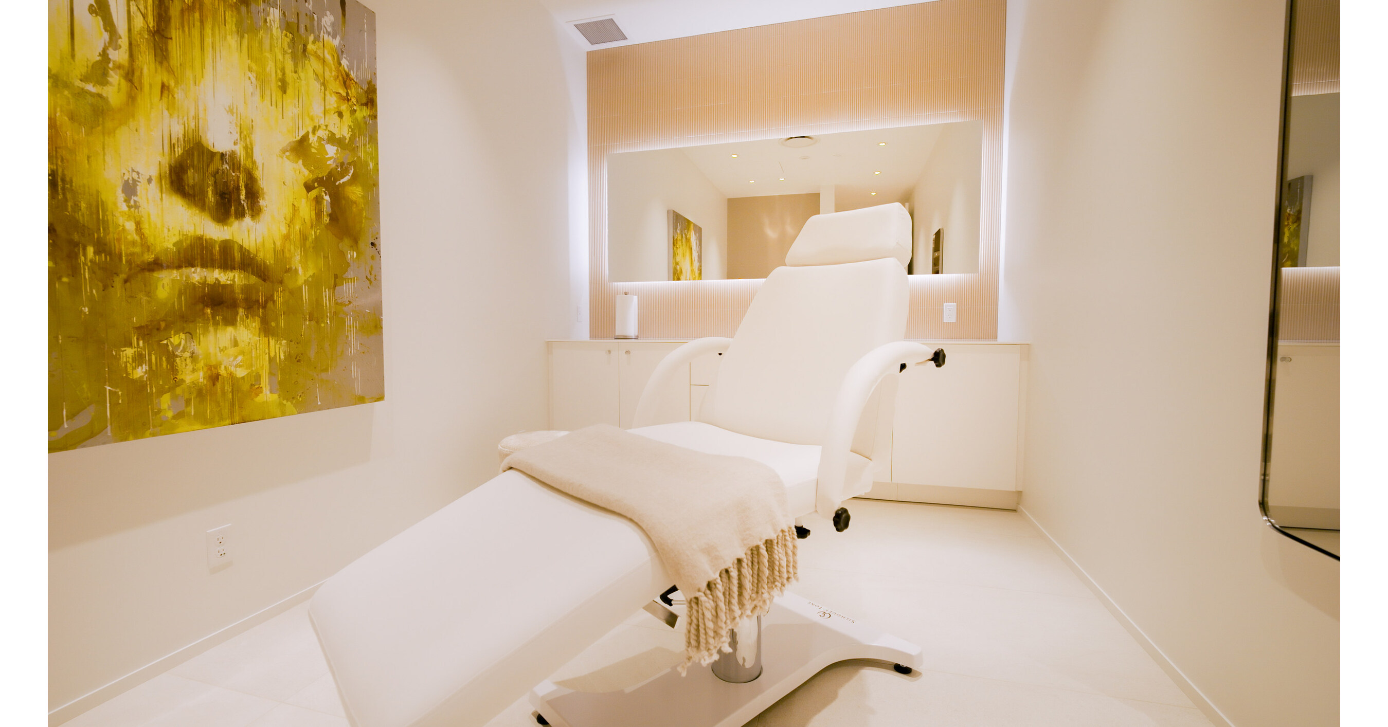 RENNAÏ LAUNCHES CLINIQUE LE 1620 AT ROYALMOUNT - CANADA'S FIRST IN ...