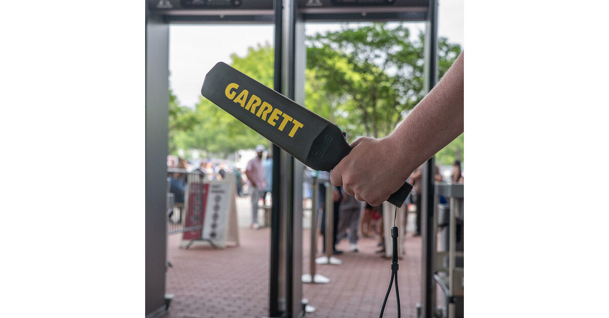 Garrett Updates Iconic Super Scanner V Hand-Held Metal Detector