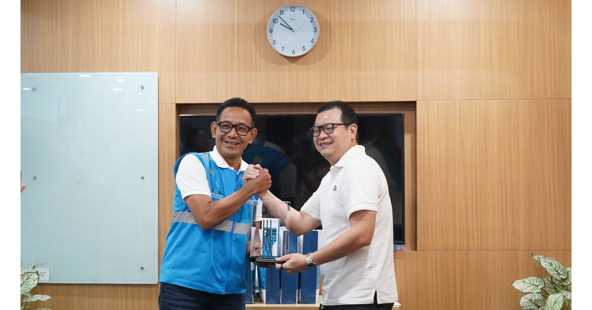 BDx Data Centers dan PLN Indonesia Teken Kontrak Jual-Beli Listrik guna ...