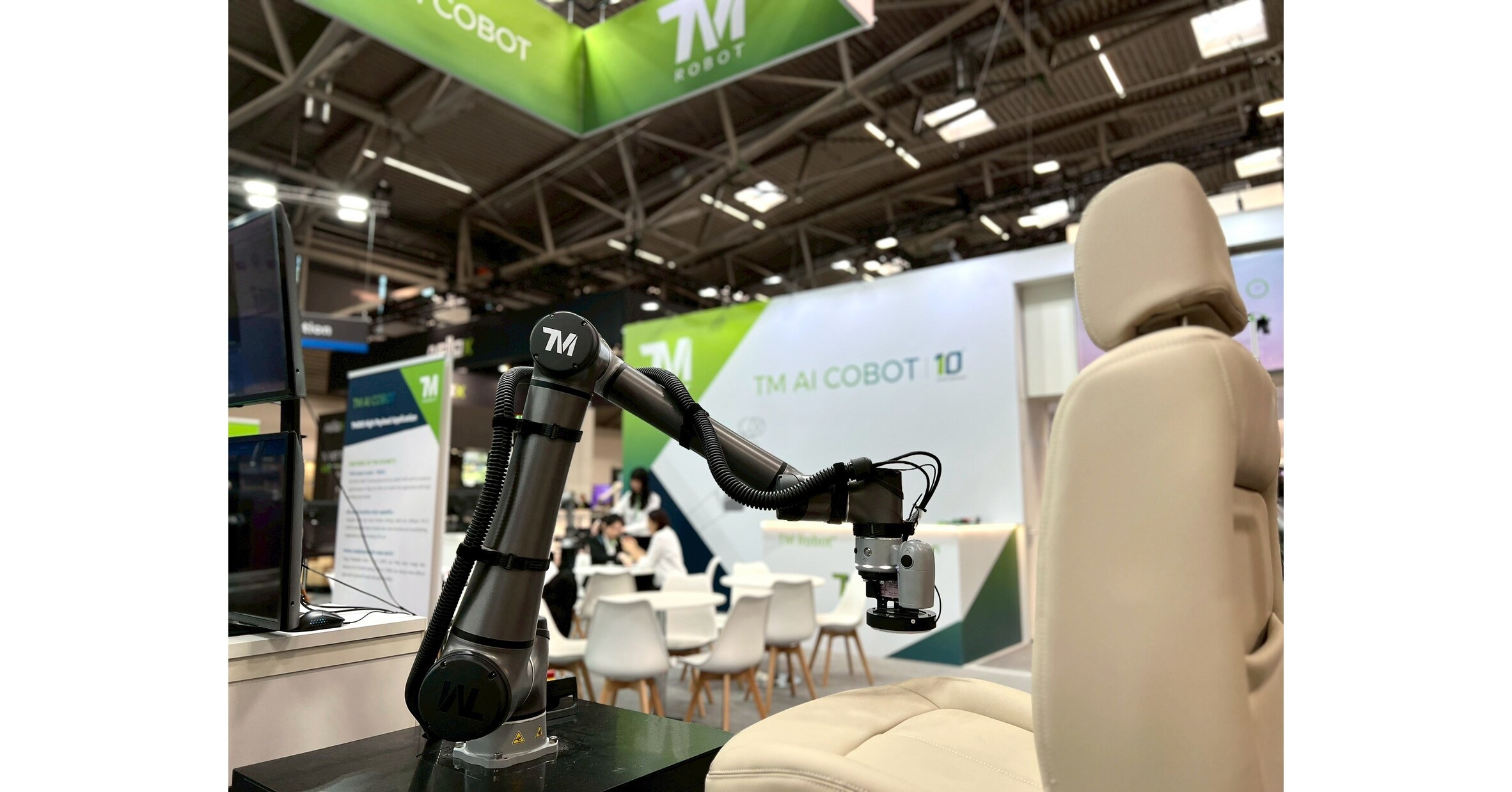 Techman Robot celebra 10 años con soluciones basadas en IA en Automatica 2025