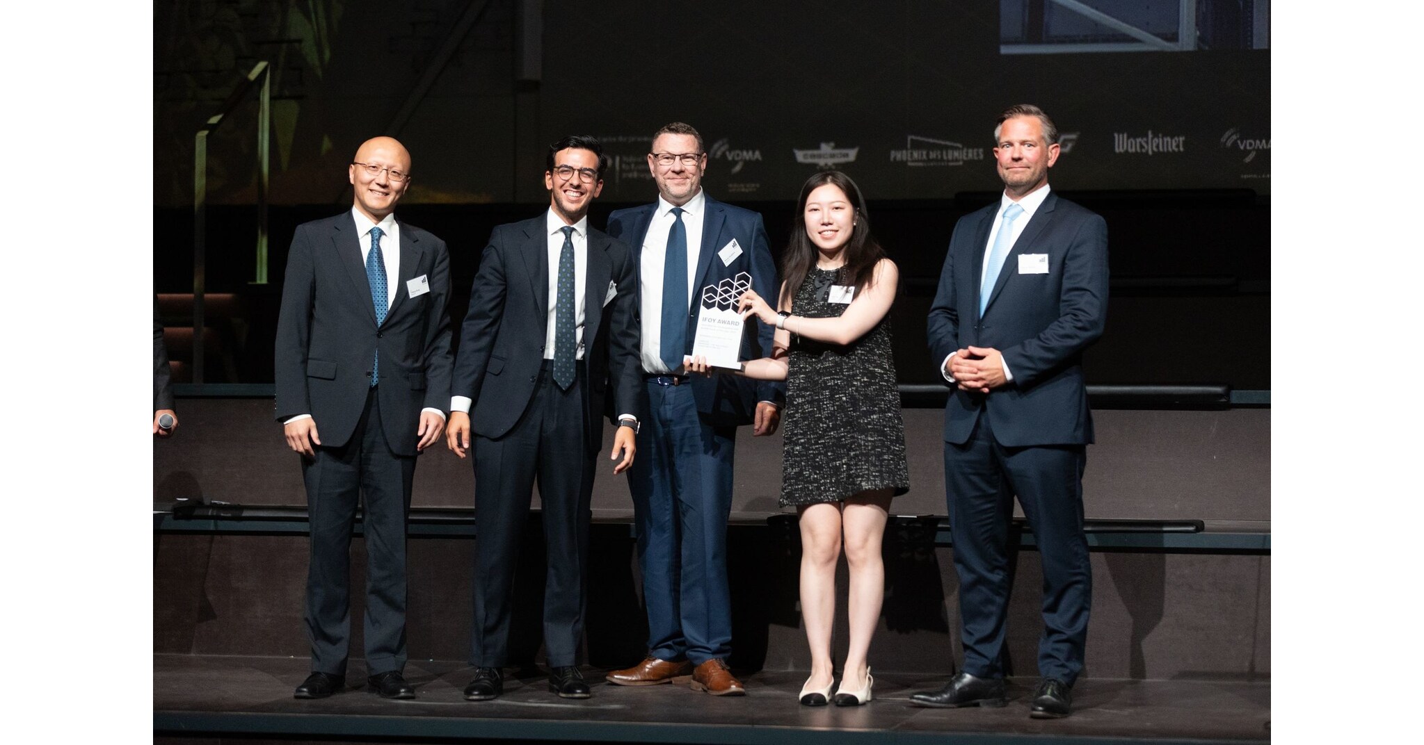 Geekplus wins prestigious IFOY Award for groundbreaking RoboShuttle ...