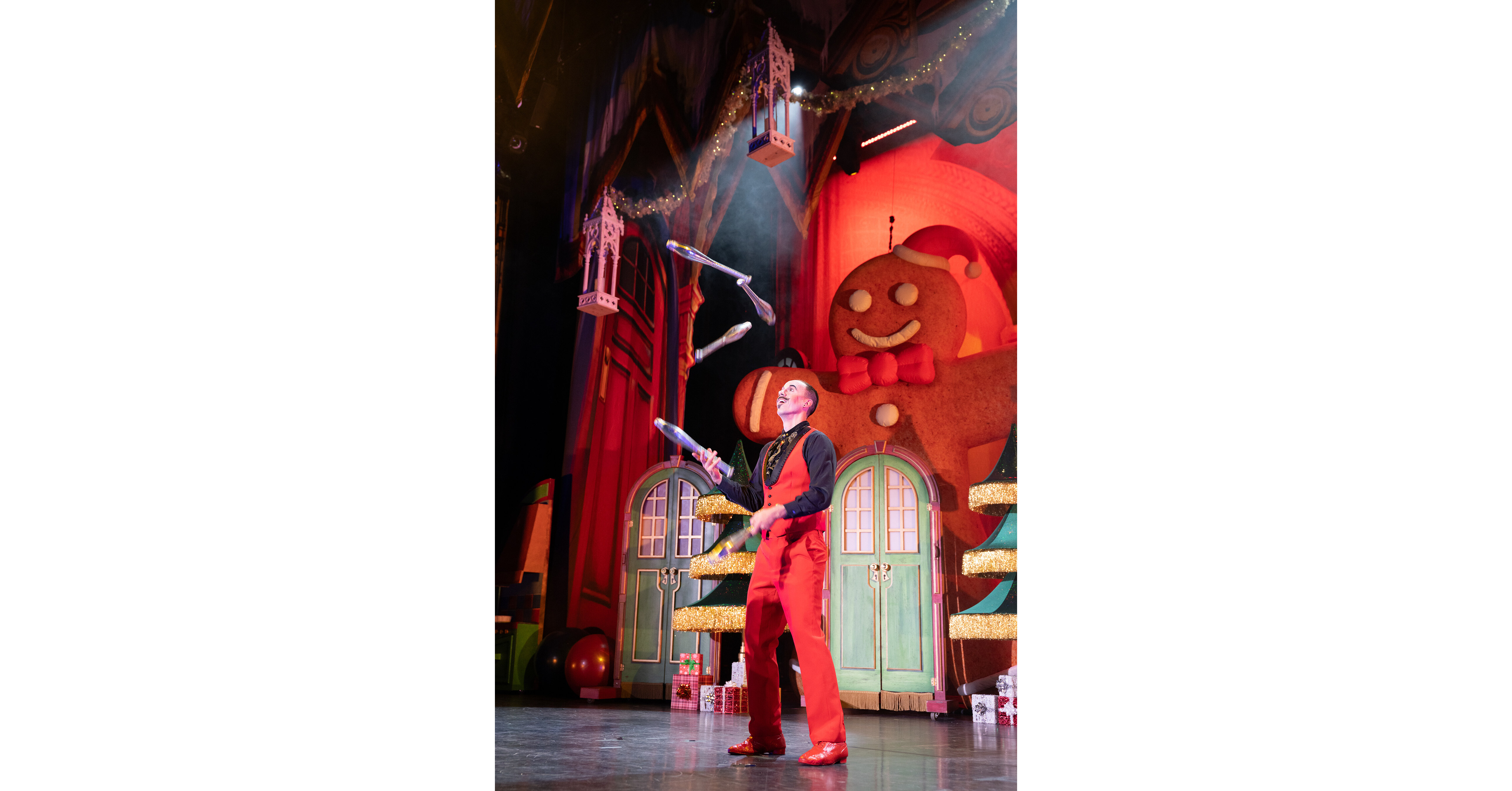 BELOVED HOLIDAY SPECTACULAR, CIRQUE DREAMS HOLIDAZE, TO DAZZLE DURING ...