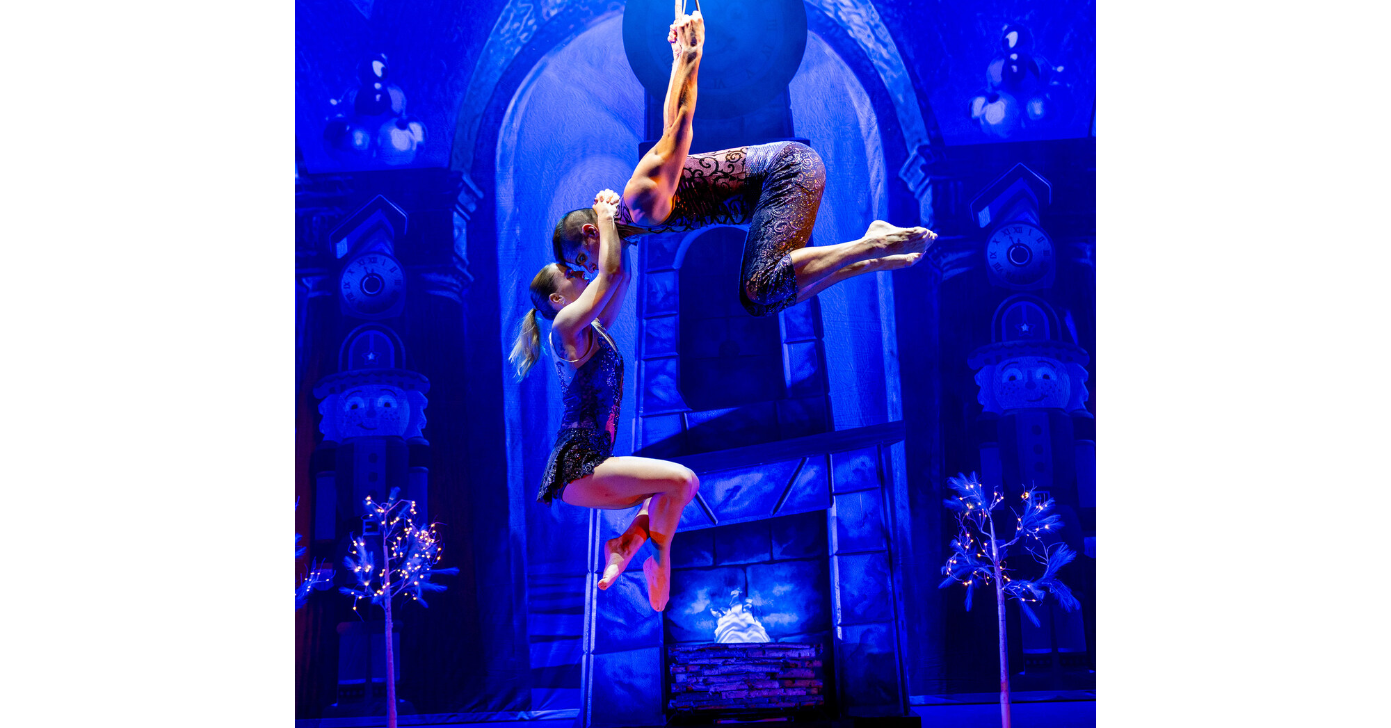 BELOVED HOLIDAY SPECTACULAR, CIRQUE DREAMS HOLIDAZE, TO DAZZLE DURING ...
