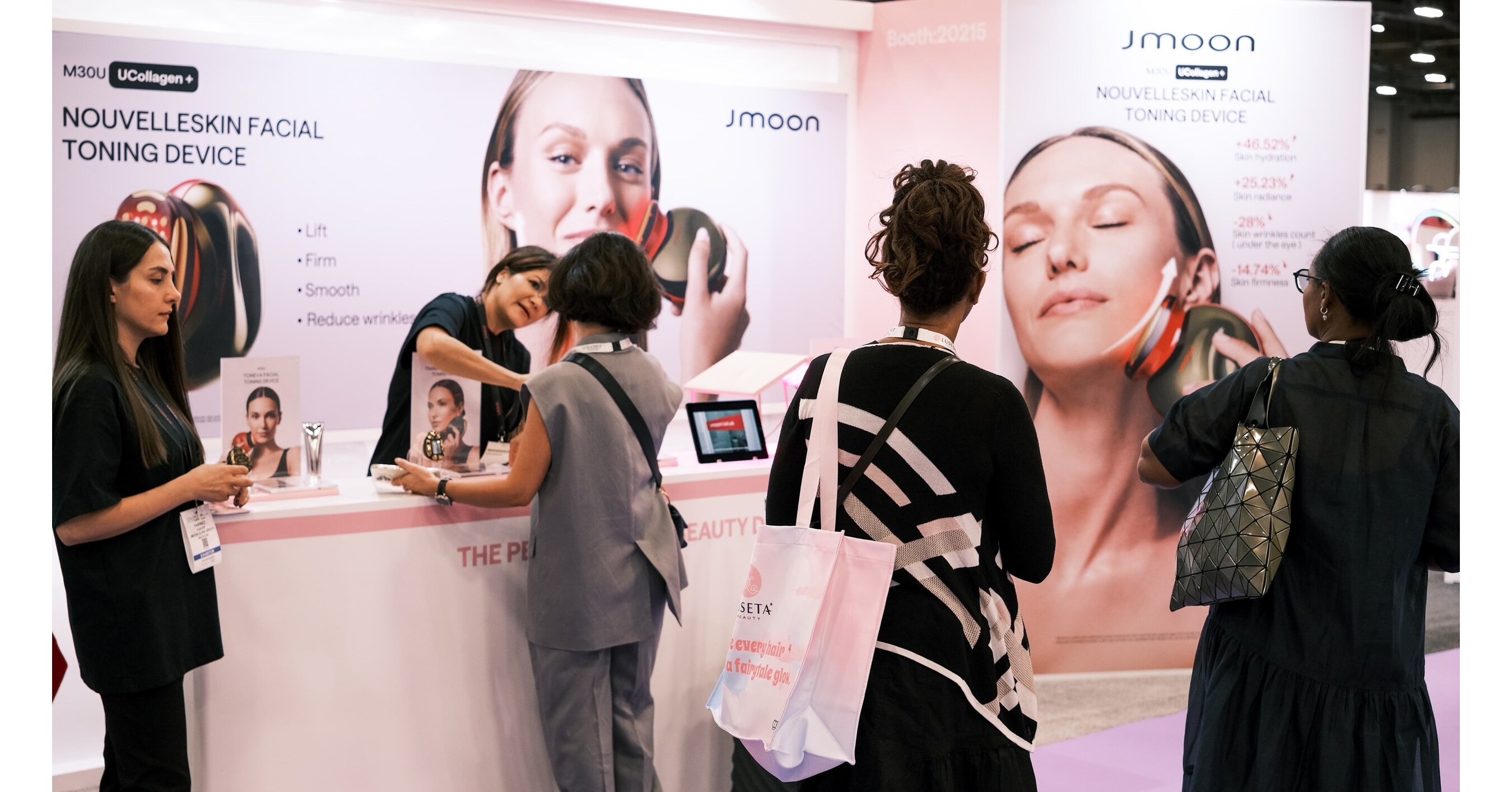 JMOON Unveils Flagship Beauty Tech Device at Cosmoprof North America, Signaling Official Entry ...