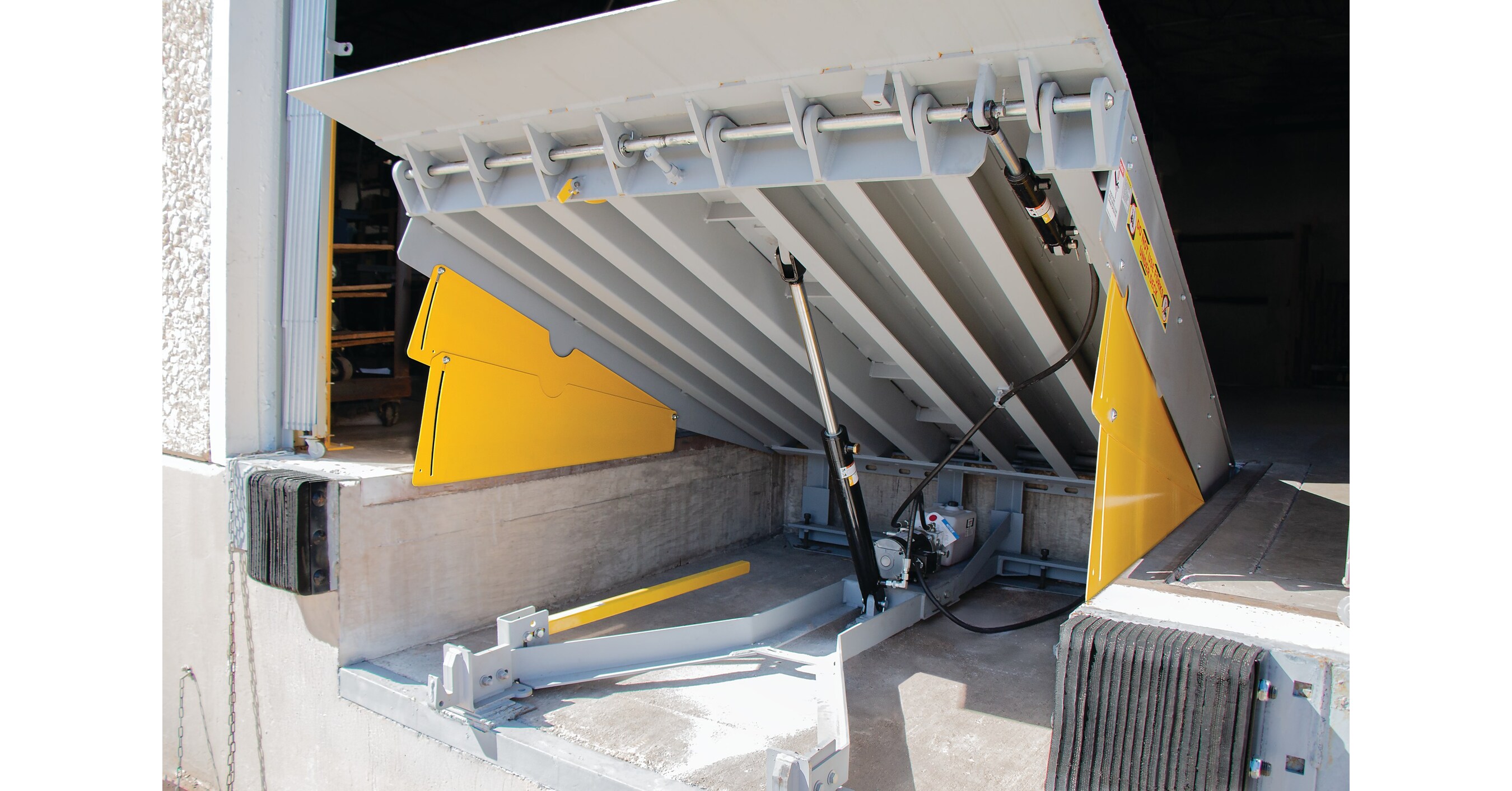 Overhead Door™ Brand Launches New Hydraulic Dock Leveler