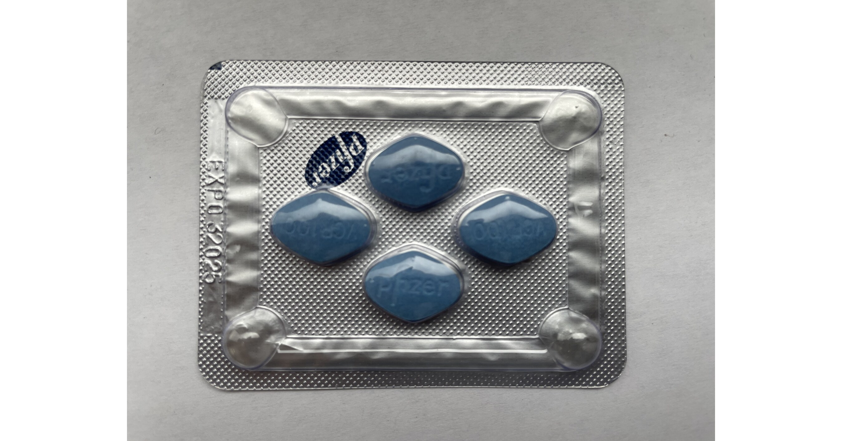 Public Advisory - Fake (counterfeit) Cialis and Viagra seized from ...