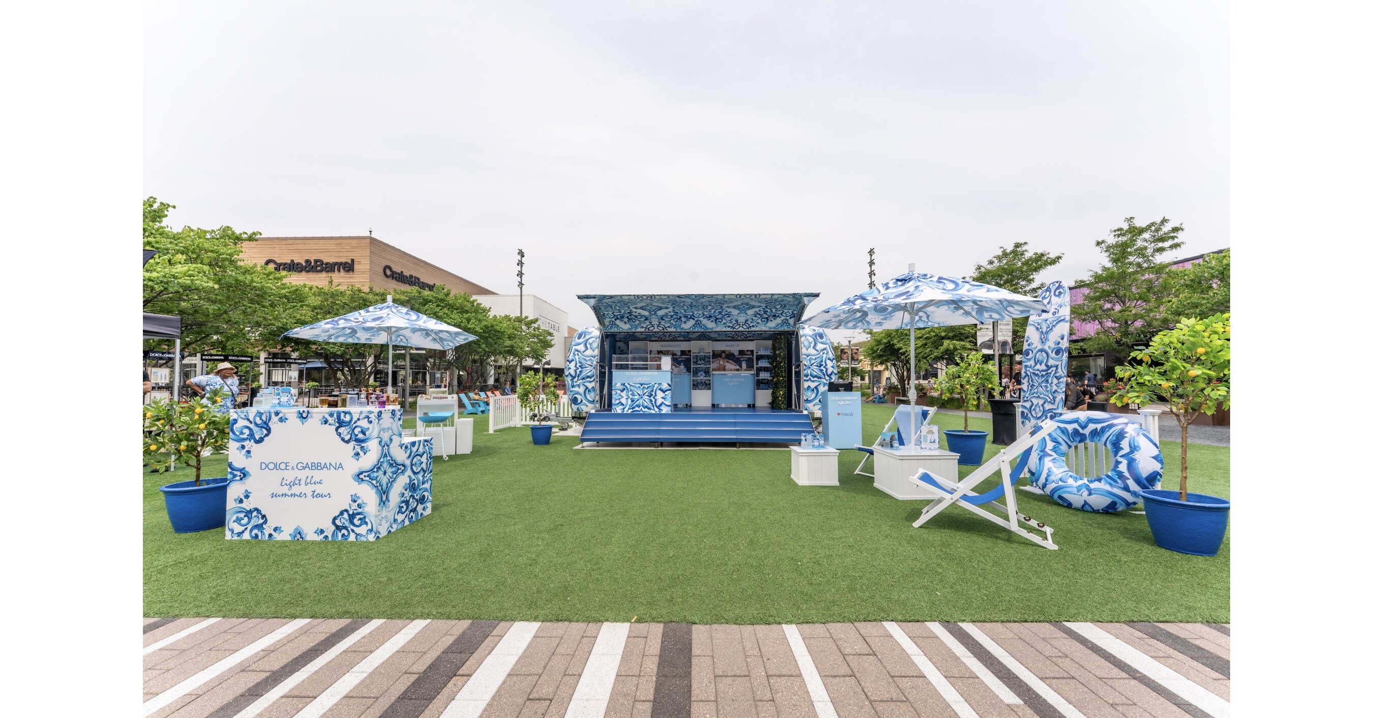 Duggal Visual Solutions Powers Dolce & Gabbana's Light Blue Summer Tour ...