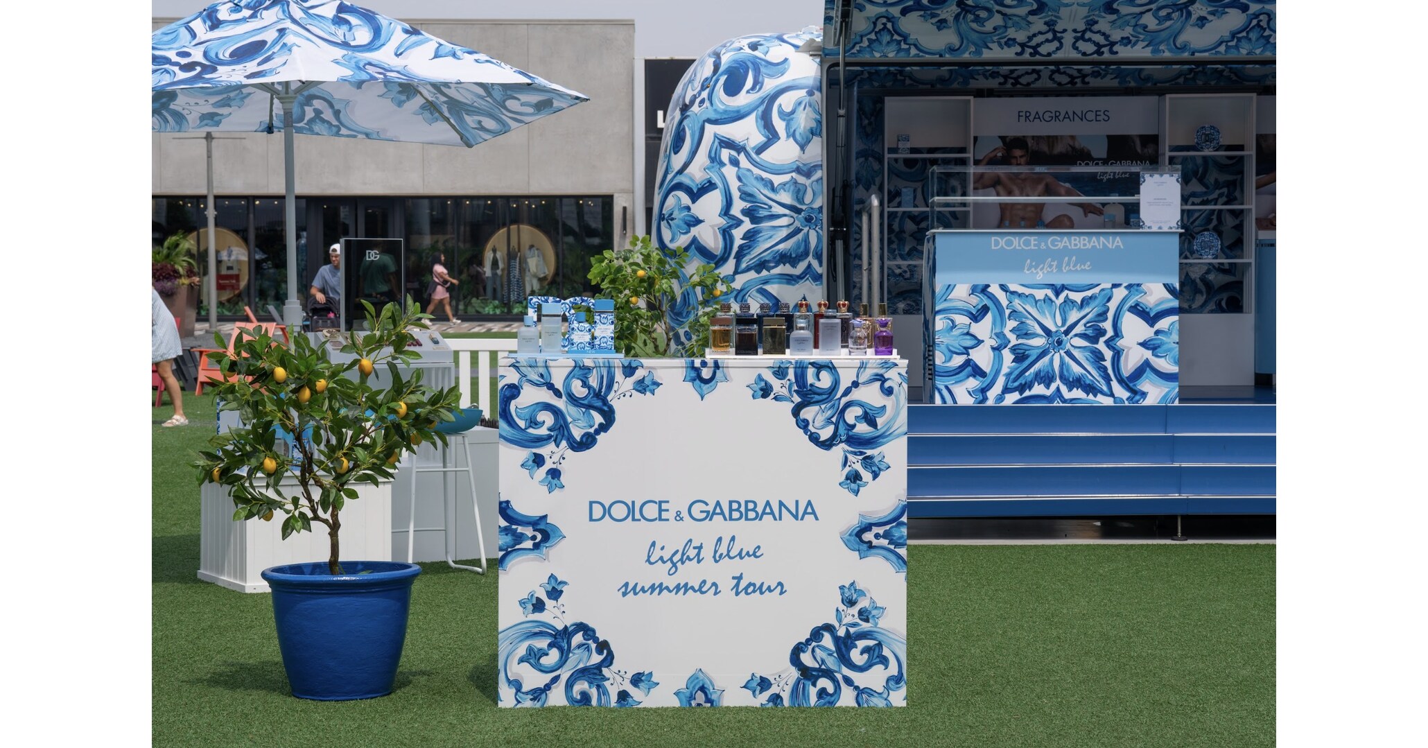 Duggal Visual Solutions Powers Dolce & Gabbana's Light Blue Summer Tour ...