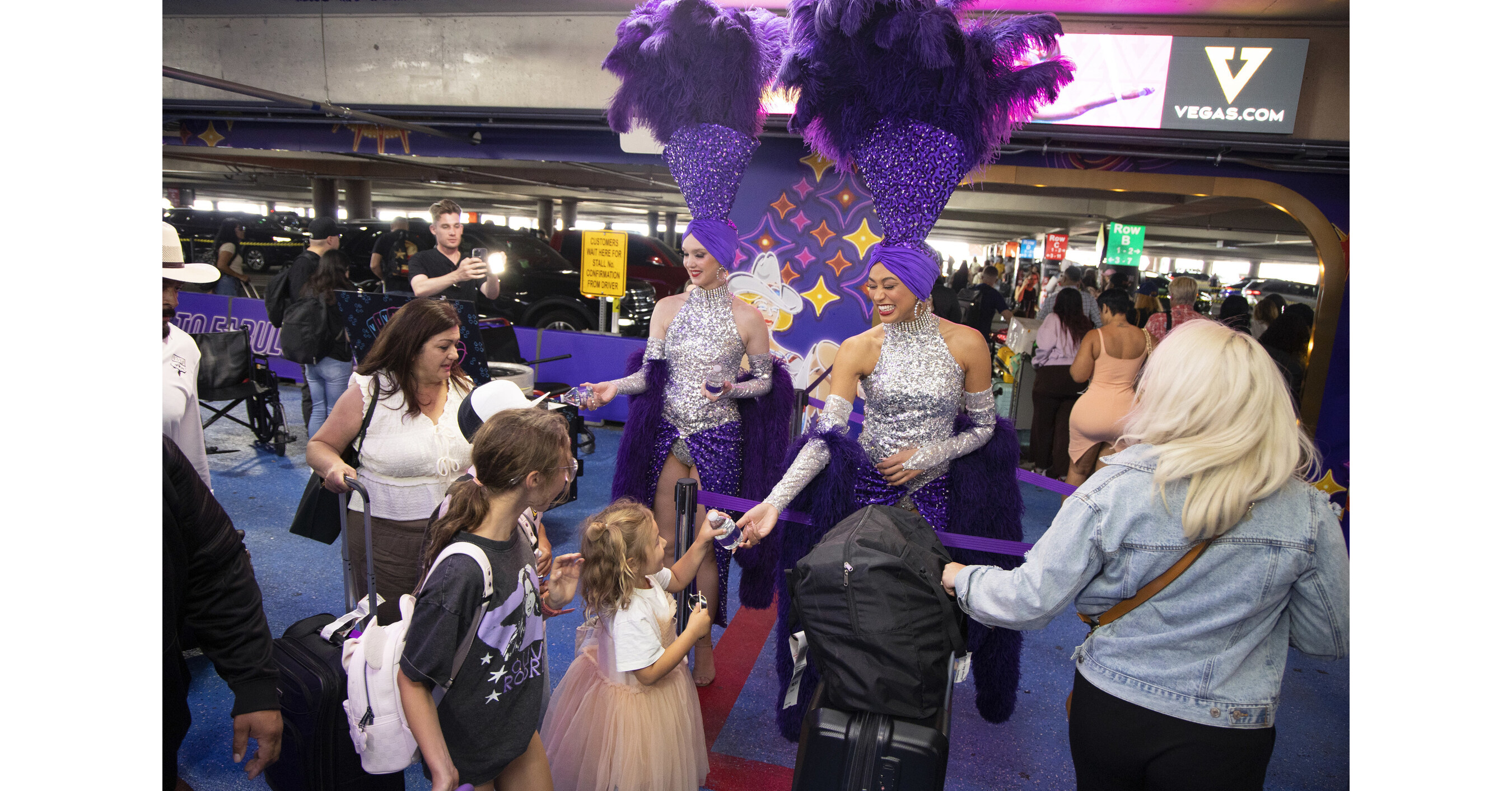 Las Vegas Unveils Redesigned Rideshare Pickup at Harry Reid ...