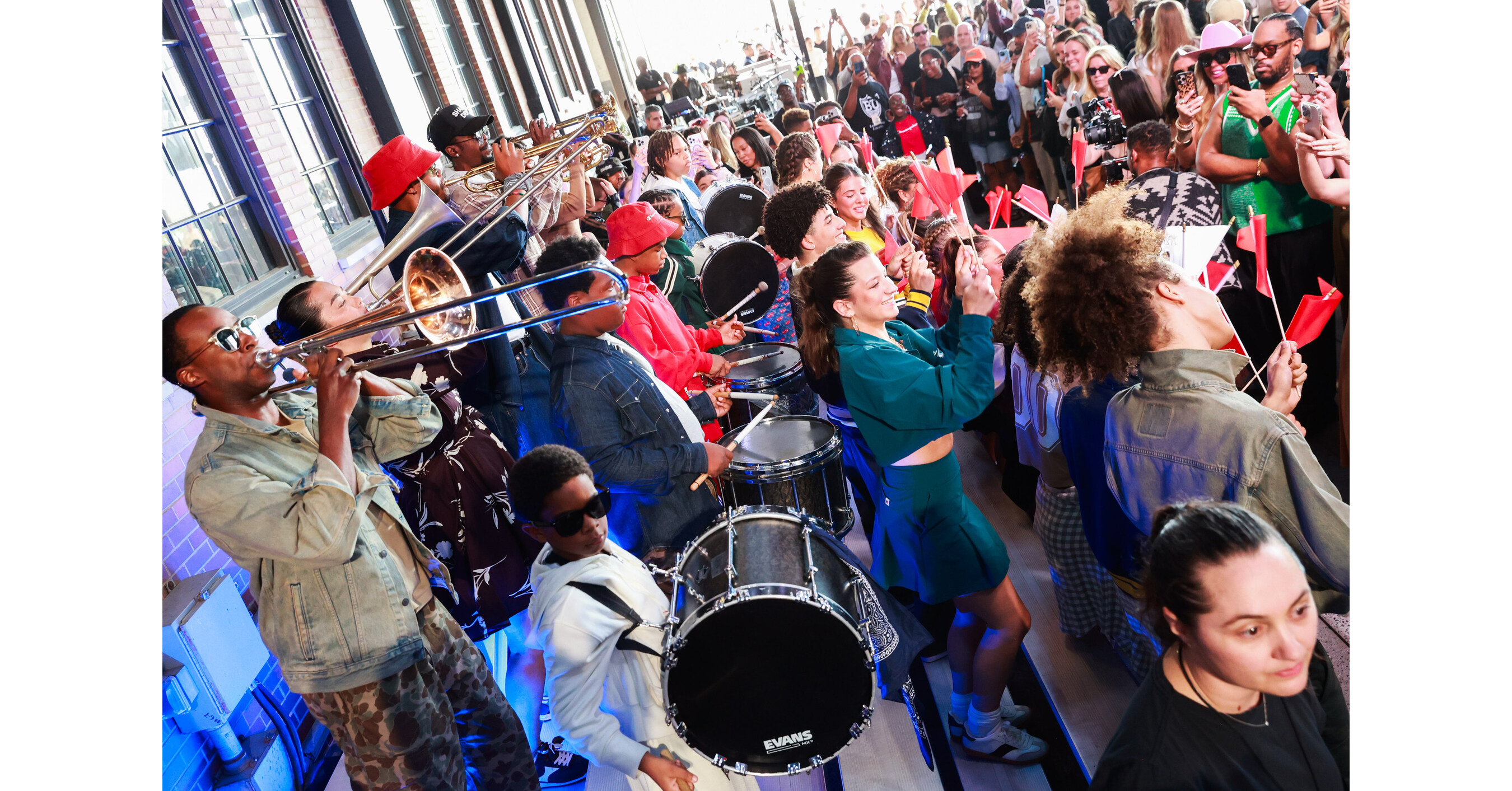 Suki Waterhouse, Natasha Lyonne, Devin Booker, Sean Kaufman, Ciara ...