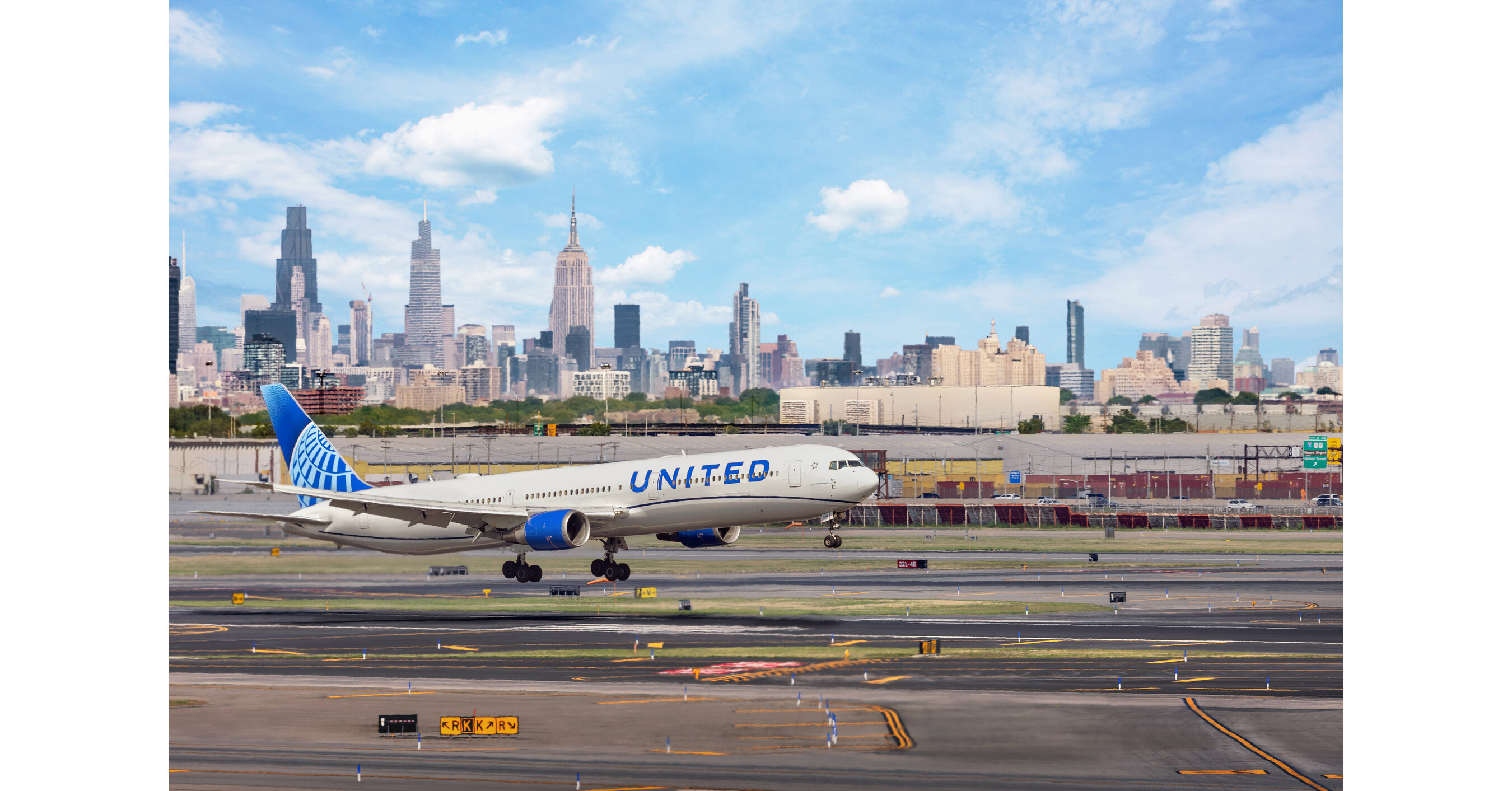 United Celebrates Turnaround at Newark Liberty International and Charts ...