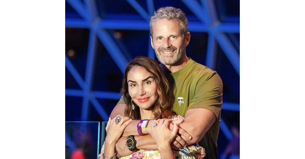 Philanthropists and Entrepreneurs David and Leila Centner File $885M ...