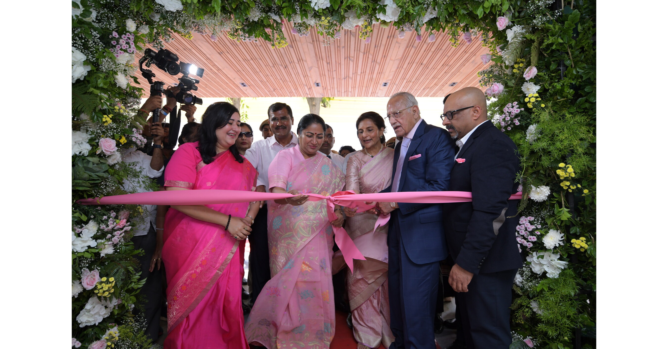 Hon'ble CM of Delhi, Smt. Rekha Gupta, Inaugurates Apollo Athenaa ...