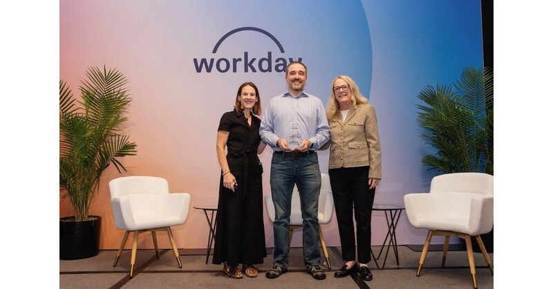 Pinnacle Group Wins Innovation Award at Workday Rising
