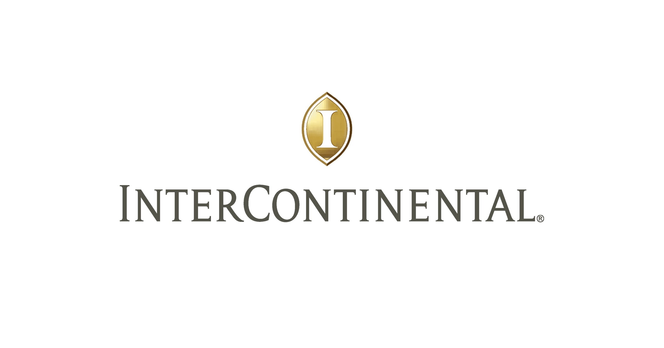 Actress, Screenwriter and Director Molly Gordon celebrates Doors ...