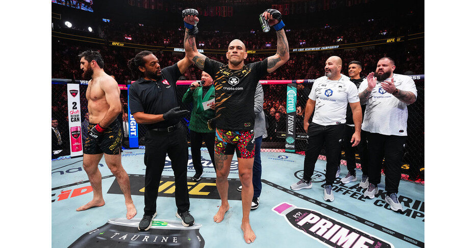 Monster Energy's Alex Pereira Defeats Magomed Ankalaev to Reclaim UFC ...