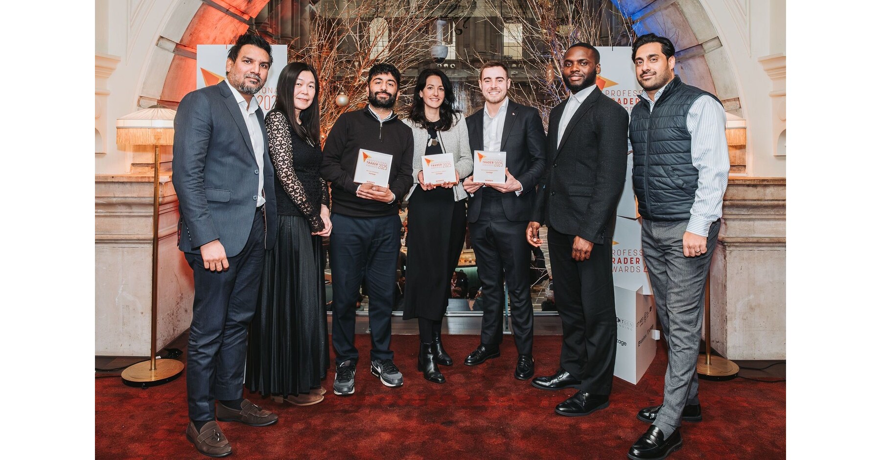 A Vantage comemora três vitórias no Professional Trader Awards 2025