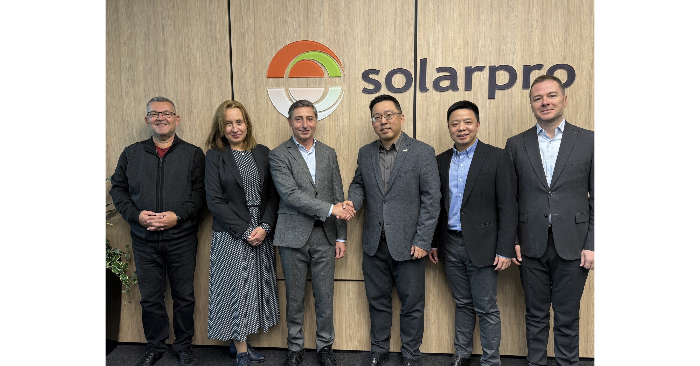 Solarpro builds Hungary's largest solar plant with advanced new tech from LONGi