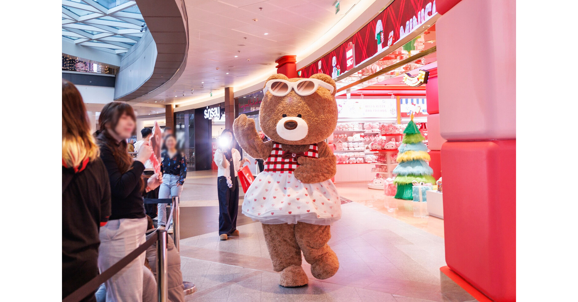 MINISO's First Polish Flagship in Warsaw at Złote Tarasy -- A Must ...