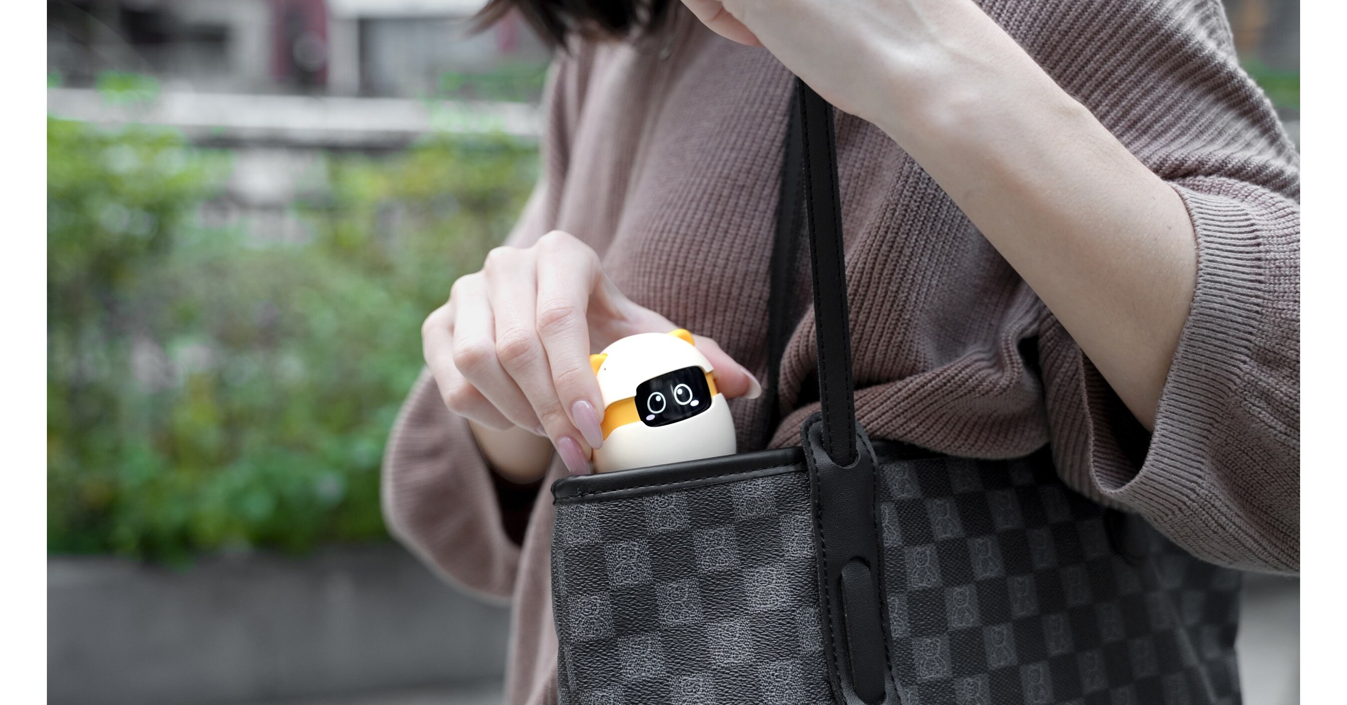 Takway AI Unveils the World's First Physically Growing AI Pocket Pet ...