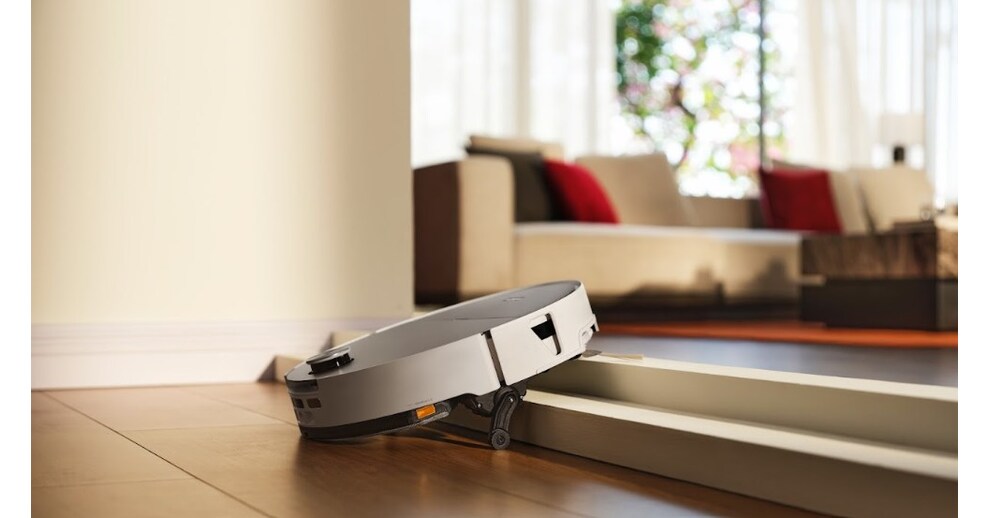 CES 2026: Roborock releases the world's first robotic vacuum with wheel ...