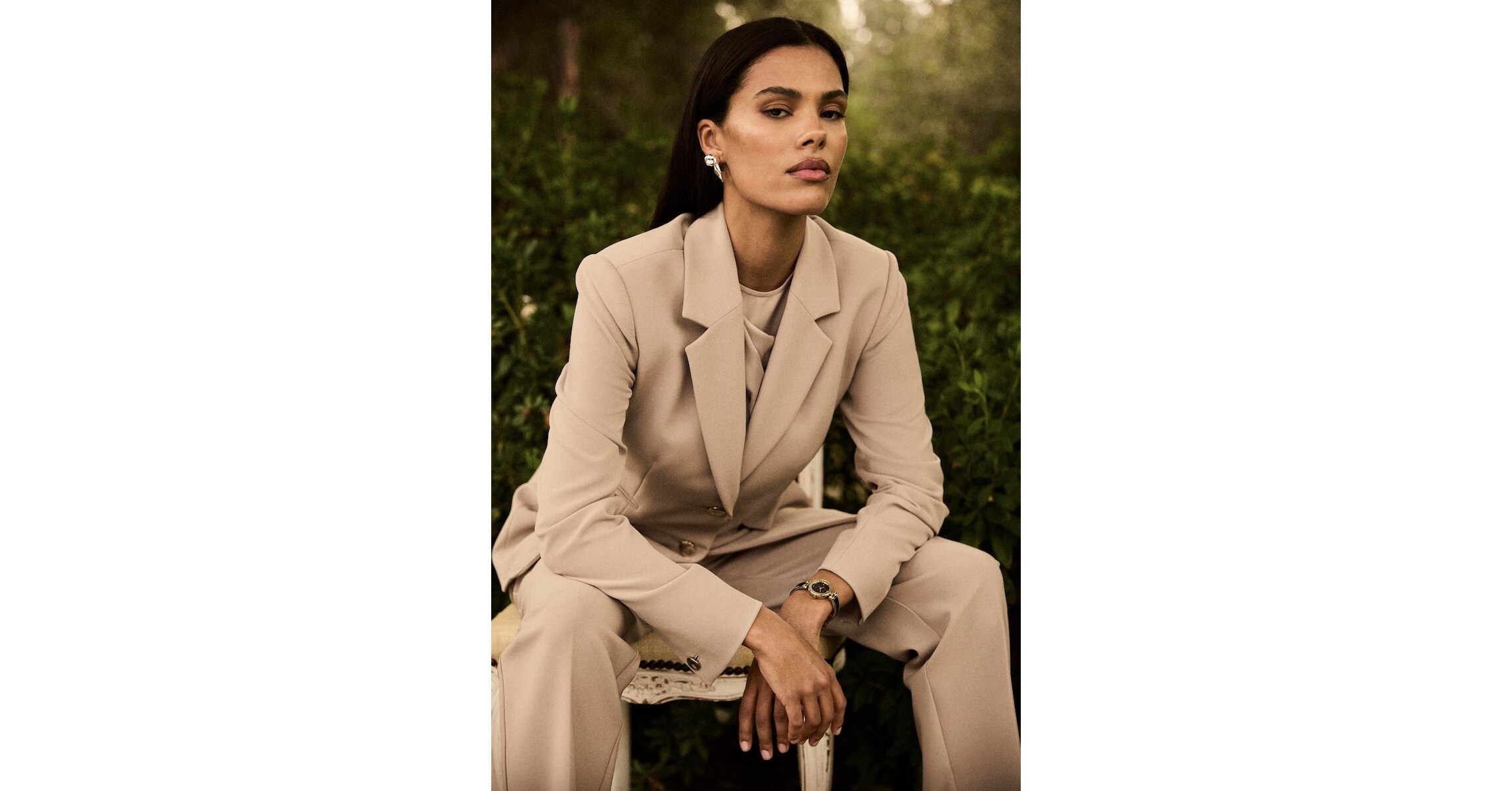 /C O R R E C T I O N -- Anne Klein/