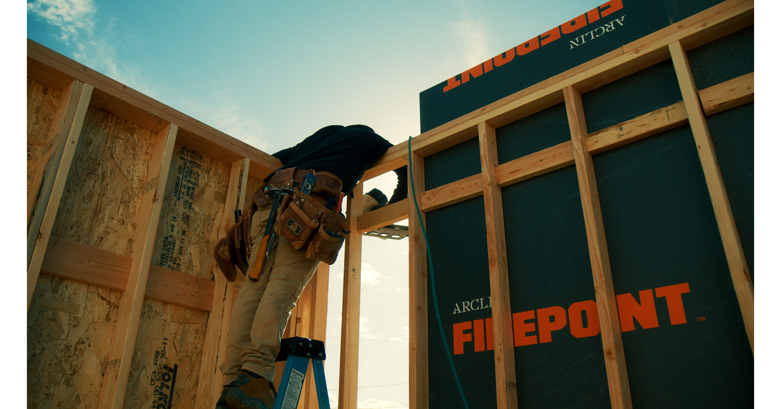 Arclin Expands Firepoint™ Portfolio with New 10-Foot OSB Panel at IBS 2026