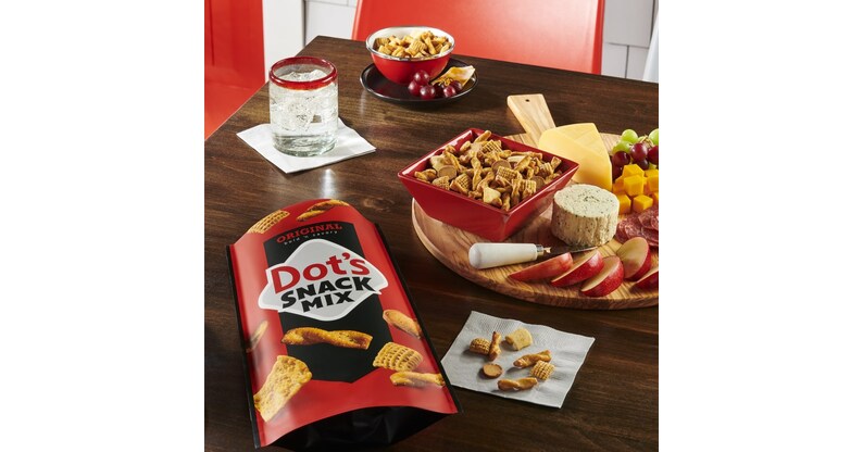 DOT'S® INTRODUCES DOT'S ORIGINAL SNACK MIX - A BOLD NEW TAKE ON SNACKING