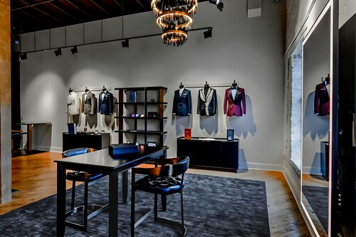Enzo Custom Accelerates Nationwide Expansion with Seven New Showrooms