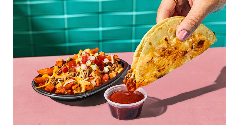 TACO BELL'S® SHREDDED BEEF DIPPING TACO RETURNS, READY TO DELIVER THE ...
