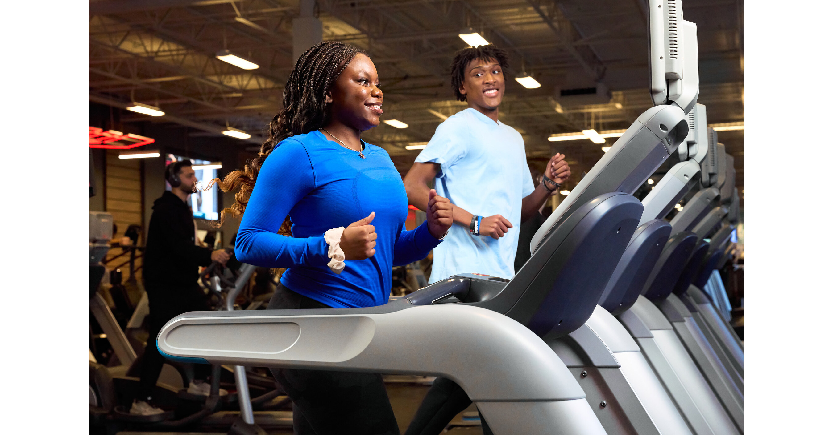 Teens across Canada join GoodLife Fitness' free Teen Fitness summer program