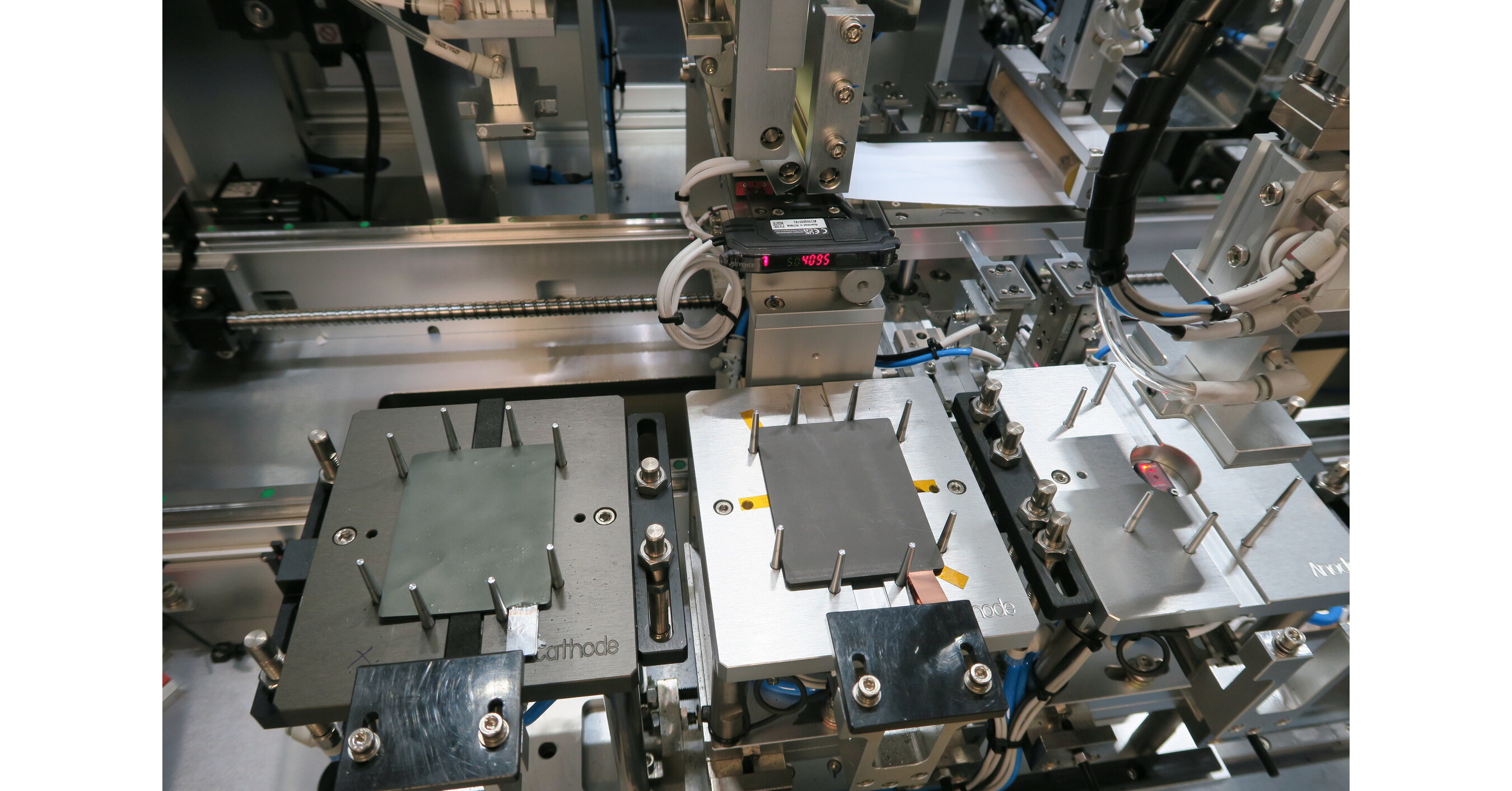 LiNova Energy Launches Metal-Free Cathode Battery Cell With Zero Fire ...