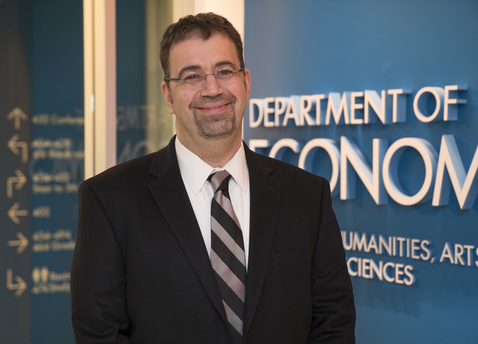 The BBVA Foundation distinguishes the Turkish economist Daron Acemoglu ...