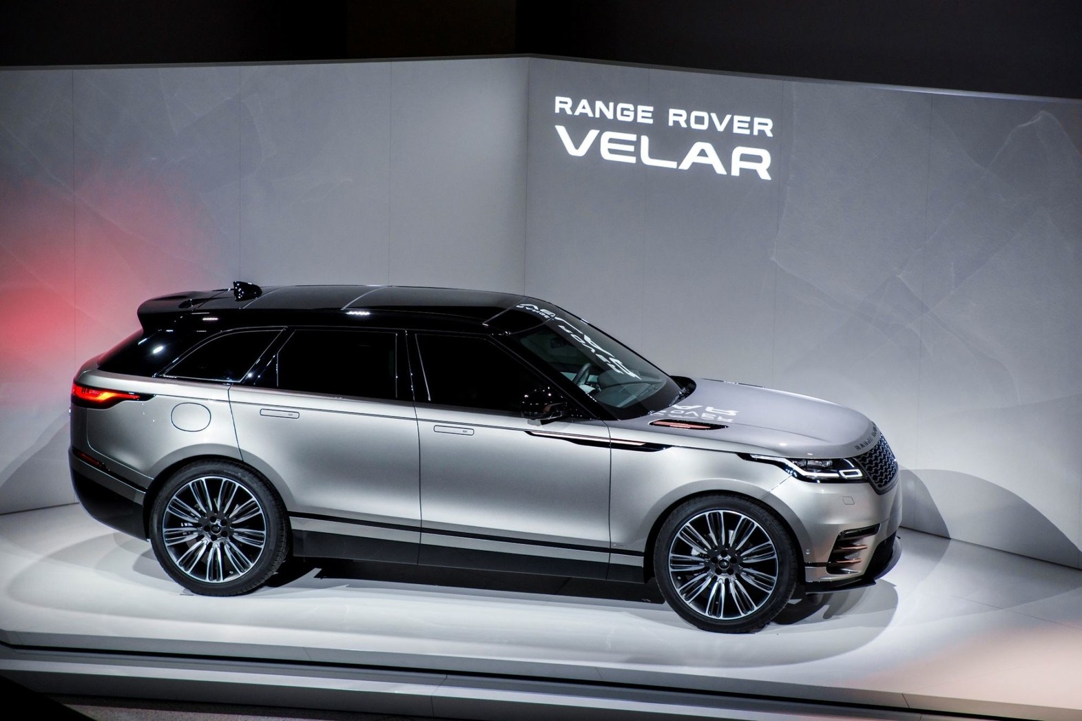 World Premiere: New Range Rover Velar Revealed at the Design Museum ...